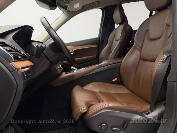Grey Volvo XC90 2020 in Tallinn, with an engine capacity of 2.00 L and mileage of 111 thousand km for 40900 €, photo 5 on AUTOMOTO.COM.LV
