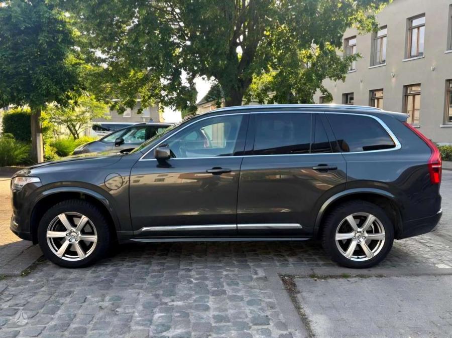 Grey Volvo XC90 2020 in Taurage, with an engine capacity of 1.97 L and mileage of 238 thousand km for 25000 €, photo 8 on AUTOMOTO.COM.LV