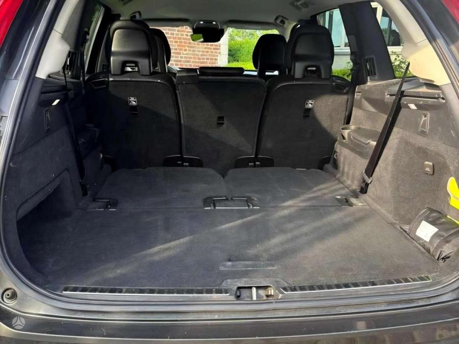 Grey Volvo XC90 2020 in Taurage, with an engine capacity of 1.97 L and mileage of 238 thousand km for 25000 €, photo 12 on AUTOMOTO.COM.LV