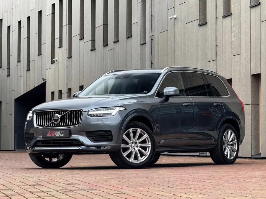 Pelēks Volvo XC90 2020 Rīga, ar dzinēja tilpumu 2.00 L un nobraukumu 98 tūkst. km par 23900 €, foto 1 vietnē AUTOMOTO.COM.LV