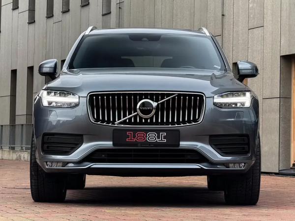 Pelēks Volvo XC90 2020 Rīga, ar dzinēja tilpumu 2.00 L un nobraukumu 98 tūkst. km par 23900 €, foto 2 vietnē AUTOMOTO.COM.LV