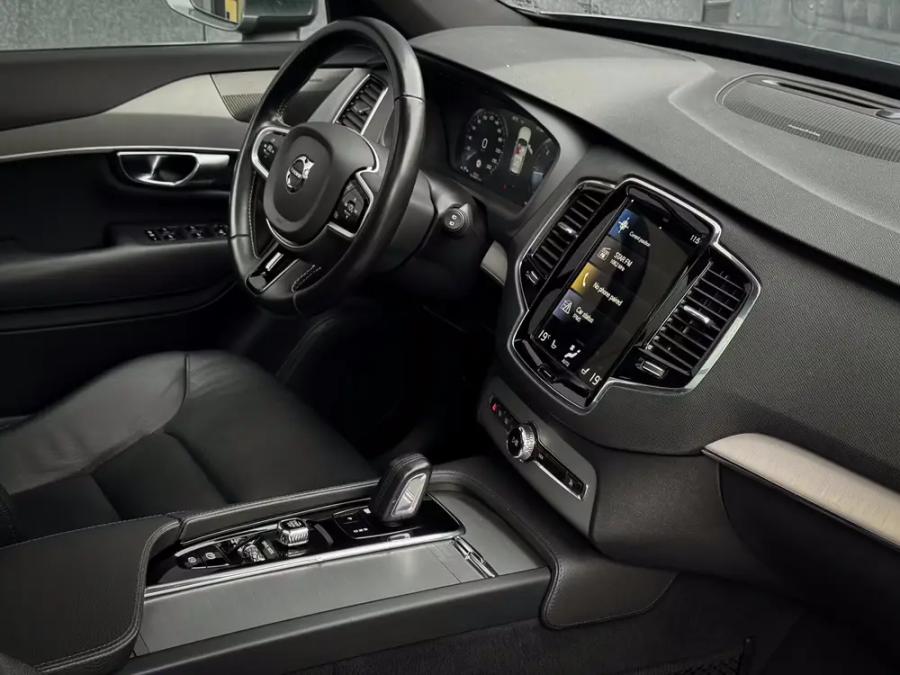 Pelēks Volvo XC90 2020 Rīga, ar dzinēja tilpumu 2.00 L un nobraukumu 98 tūkst. km par 23900 €, foto 17 vietnē AUTOMOTO.COM.LV