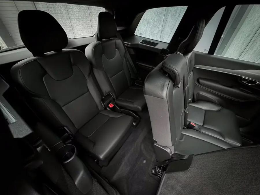 Pelēks Volvo XC90 2020 Rīga, ar dzinēja tilpumu 2.00 L un nobraukumu 98 tūkst. km par 23900 €, foto 19 vietnē AUTOMOTO.COM.LV