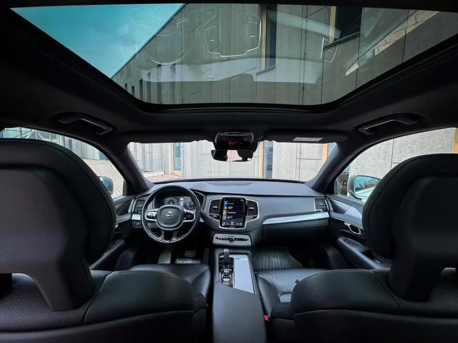 Pelēks Volvo XC90 2020 Rīga, ar dzinēja tilpumu 2.00 L un nobraukumu 98 tūkst. km par 23900 €, foto 26 vietnē AUTOMOTO.COM.LV