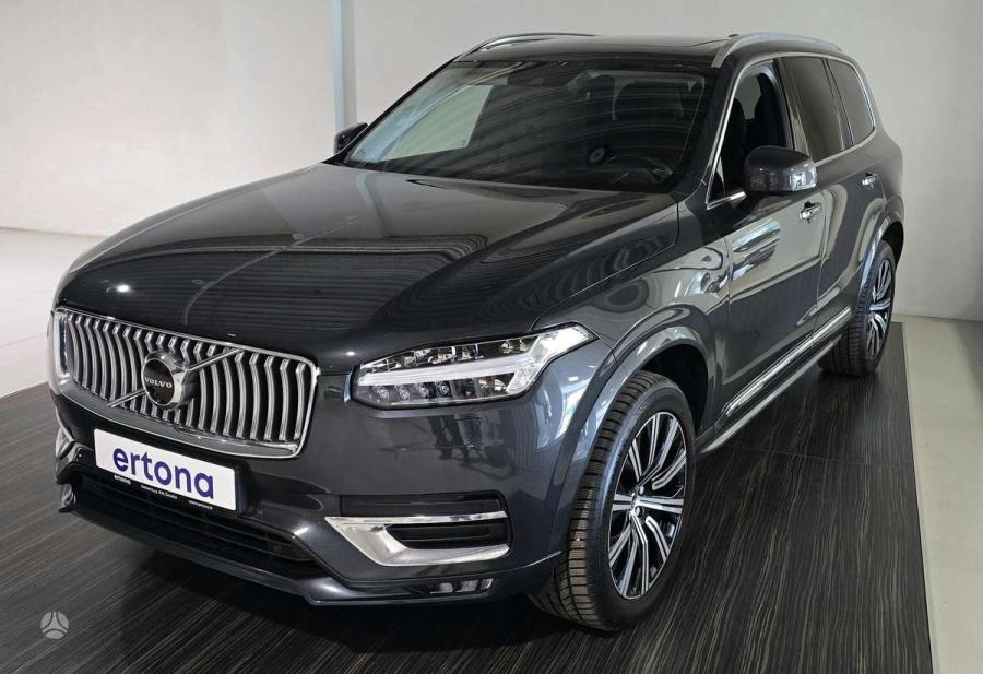 Grey Volvo XC90 2020 in Siauliai, with an engine capacity of 1.97 L and mileage of 162 thousand km for 29900 €, photo 3 on AUTOMOTO.COM.LV