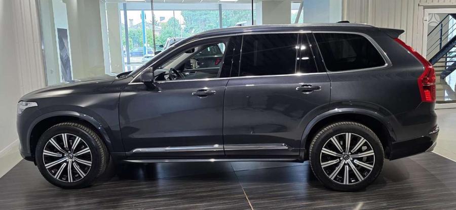 Grey Volvo XC90 2020 in Siauliai, with an engine capacity of 1.97 L and mileage of 162 thousand km for 29900 €, photo 8 on AUTOMOTO.COM.LV
