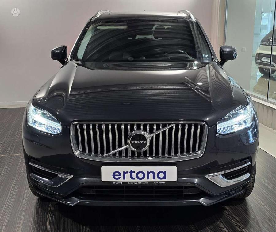 Grey Volvo XC90 2020 in Siauliai, with an engine capacity of 1.97 L and mileage of 162 thousand km for 29900 €, photo 10 on AUTOMOTO.COM.LV