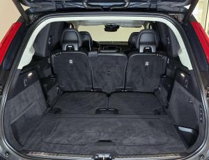 Grey Volvo XC90 2020 in Siauliai, with an engine capacity of 1.97 L and mileage of 162 thousand km for 29900 €, photo 13 on AUTOMOTO.COM.LV