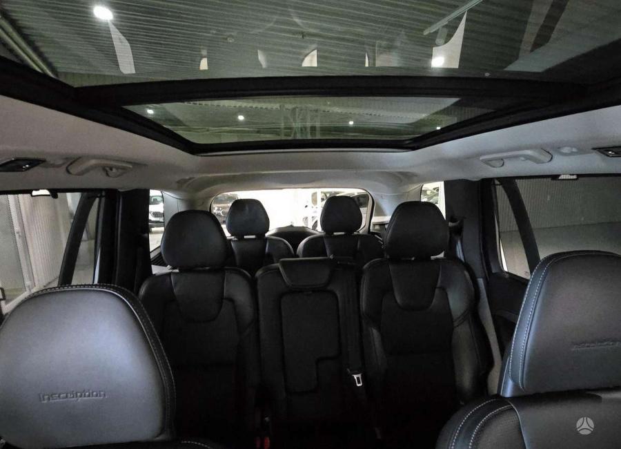 Grey Volvo XC90 2020 in Siauliai, with an engine capacity of 1.97 L and mileage of 162 thousand km for 29900 €, photo 20 on AUTOMOTO.COM.LV