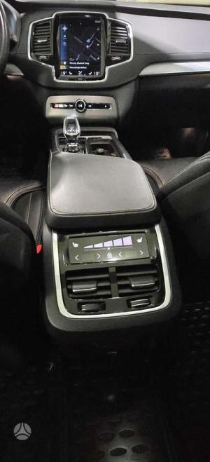 Grey Volvo XC90 2020 in Siauliai, with an engine capacity of 1.97 L and mileage of 162 thousand km for 29900 €, photo 33 on AUTOMOTO.COM.LV