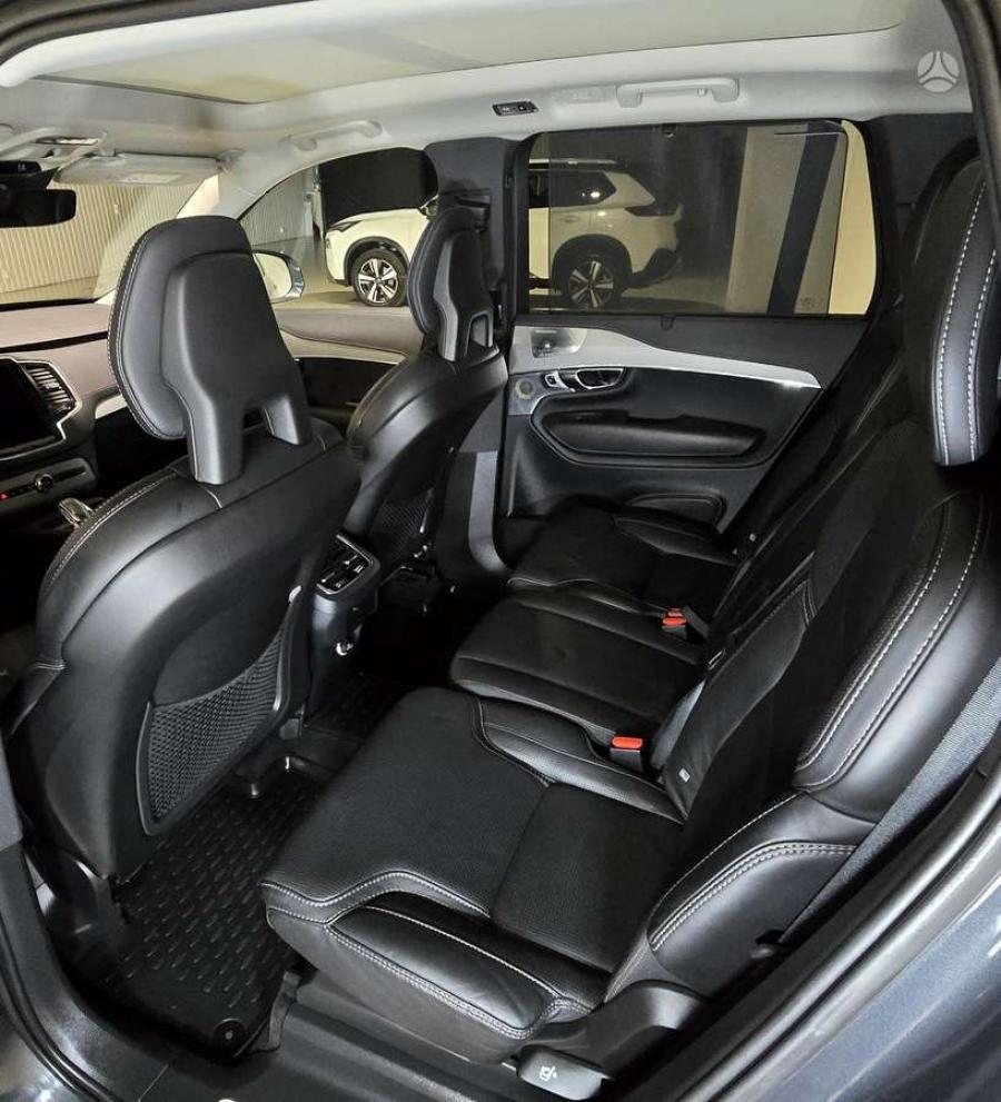 Grey Volvo XC90 2020 in Siauliai, with an engine capacity of 1.97 L and mileage of 162 thousand km for 29900 €, photo 36 on AUTOMOTO.COM.LV