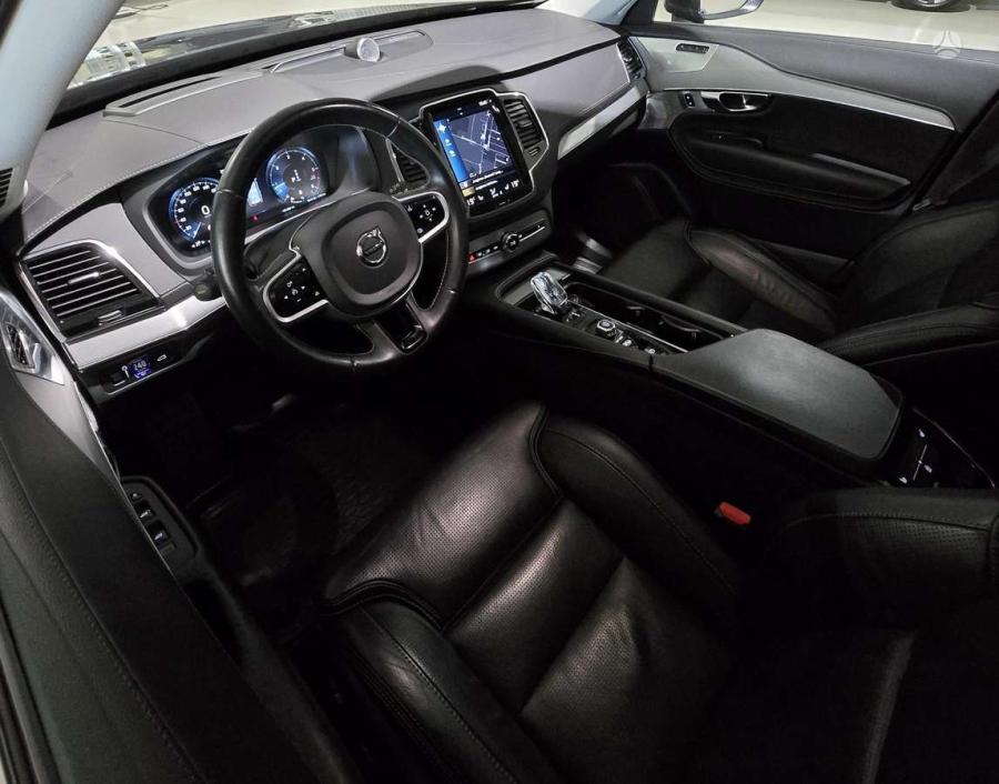 Grey Volvo XC90 2020 in Siauliai, with an engine capacity of 1.97 L and mileage of 162 thousand km for 29900 €, photo 38 on AUTOMOTO.COM.LV