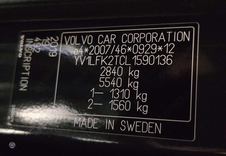 Grey Volvo XC90 2020 in Siauliai, with an engine capacity of 1.97 L and mileage of 162 thousand km for 29900 €, photo 41 on AUTOMOTO.COM.LV