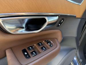 Pelēks Volvo XC90 2020 Tauragė, ar dzinēja tilpumu 1.97 L un nobraukumu 151 tūkst. km par 26378 €, foto 25 vietnē AUTOMOTO.COM.LV