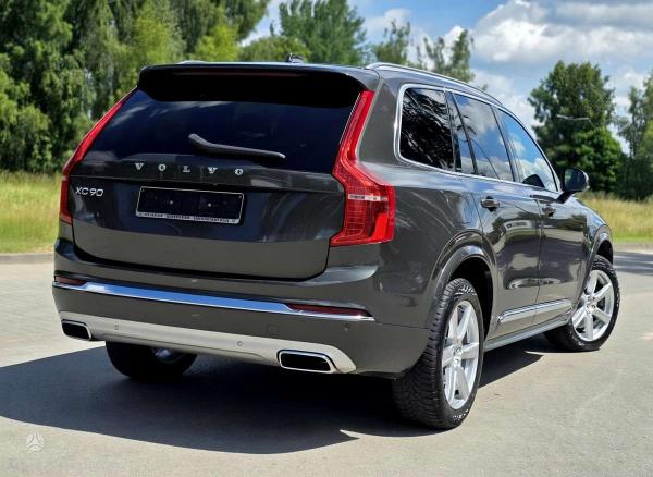 Grey Volvo XC90 2020 in Taurage, with an engine capacity of 1.97 L and mileage of 238 thousand km for 24400 €, photo 5 on AUTOMOTO.COM.LV