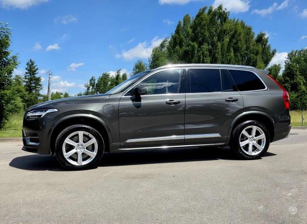 Grey Volvo XC90 2020 in Taurage, with an engine capacity of 1.97 L and mileage of 238 thousand km for 24400 €, photo 8 on AUTOMOTO.COM.LV