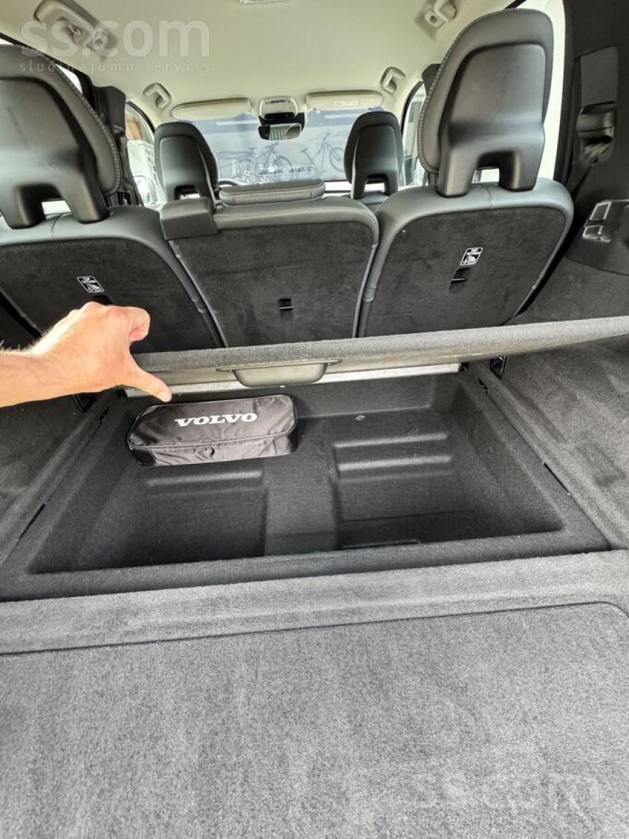 Pelēks Volvo XC90 2020 Rīga, ar dzinēja tilpumu 2.00 L un nobraukumu 135 tūkst. km par 35500 €, foto 16 vietnē AUTOMOTO.COM.LV