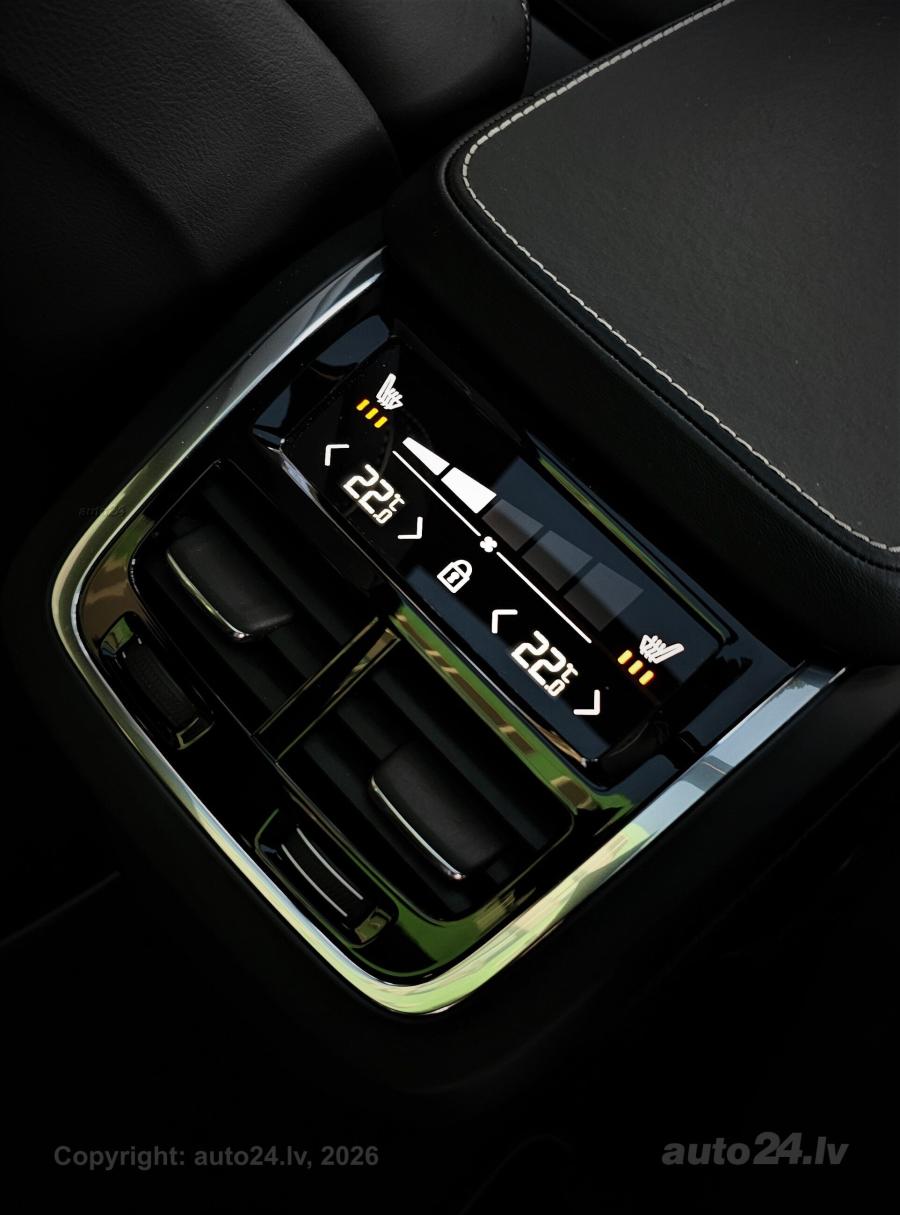 Pelēks Volvo XC90 2020 Tallina, ar dzinēja tilpumu 2.00 L un nobraukumu 75 tūkst. km par 43990 €, foto 18 vietnē AUTOMOTO.COM.LV