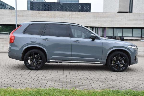 Grey Volvo XC90 2020 in Vilnius, with an engine capacity of 1.97 L and mileage of 310 thousand km for 26000 €, photo 5 on AUTOMOTO.COM.LV