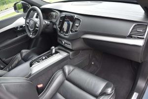 Grey Volvo XC90 2020 in Vilnius, with an engine capacity of 1.97 L and mileage of 310 thousand km for 26000 €, photo 13 on AUTOMOTO.COM.LV