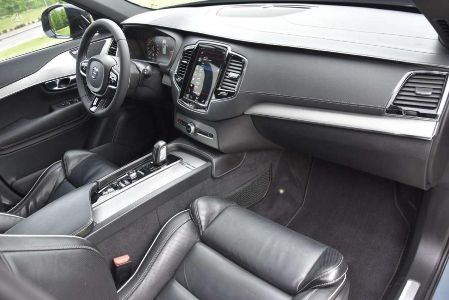 Grey Volvo XC90 2020 in Vilnius, with an engine capacity of 1.97 L and mileage of 310 thousand km for 26000 €, photo 13 on AUTOMOTO.COM.LV