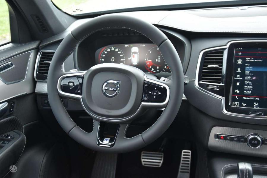 Grey Volvo XC90 2020 in Vilnius, with an engine capacity of 1.97 L and mileage of 310 thousand km for 26000 €, photo 16 on AUTOMOTO.COM.LV