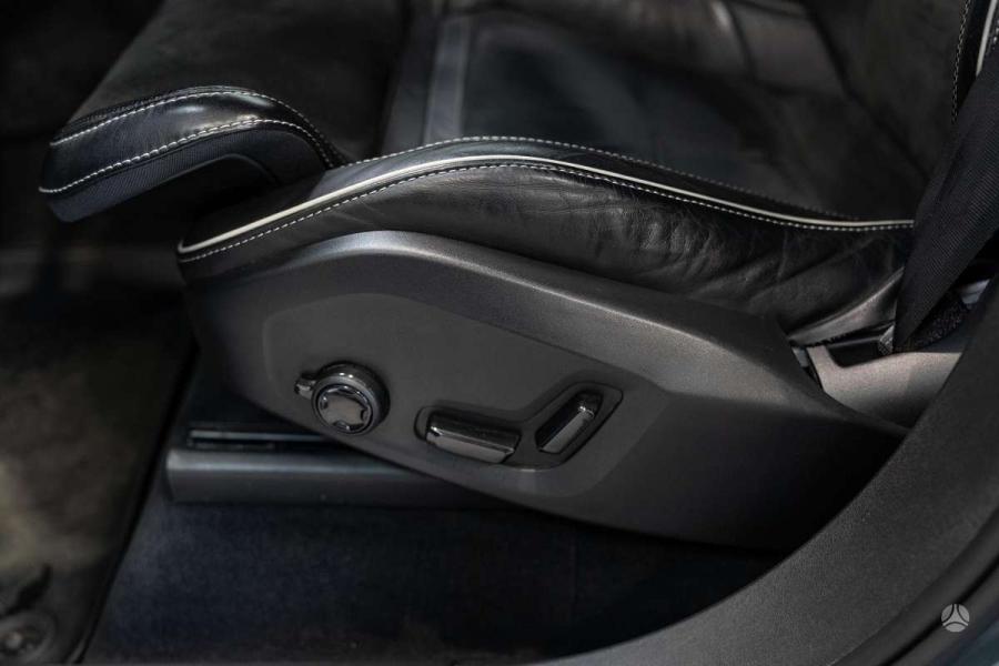 Pelēks Volvo XC90 2020 Viļņa, ar dzinēja tilpumu 1.97 L un nobraukumu 91 tūkst. km par 36490 €, foto 17 vietnē AUTOMOTO.COM.LV