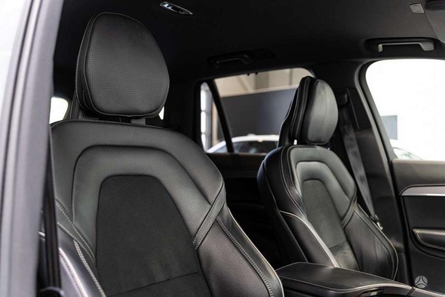 Pelēks Volvo XC90 2020 Viļņa, ar dzinēja tilpumu 1.97 L un nobraukumu 91 tūkst. km par 36490 €, foto 24 vietnē AUTOMOTO.COM.LV