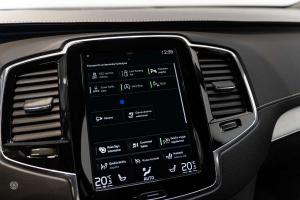 Pelēks Volvo XC90 2020 Viļņa, ar dzinēja tilpumu 1.97 L un nobraukumu 91 tūkst. km par 36490 €, foto 31 vietnē AUTOMOTO.COM.LV