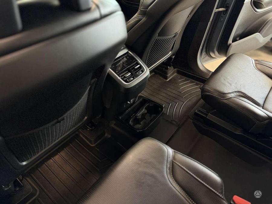Pelēks Volvo XC90 2020 Klaipėda, ar dzinēja tilpumu 1.97 L un nobraukumu 231 tūkst. km par 28900 €, foto 9 vietnē AUTOMOTO.COM.LV