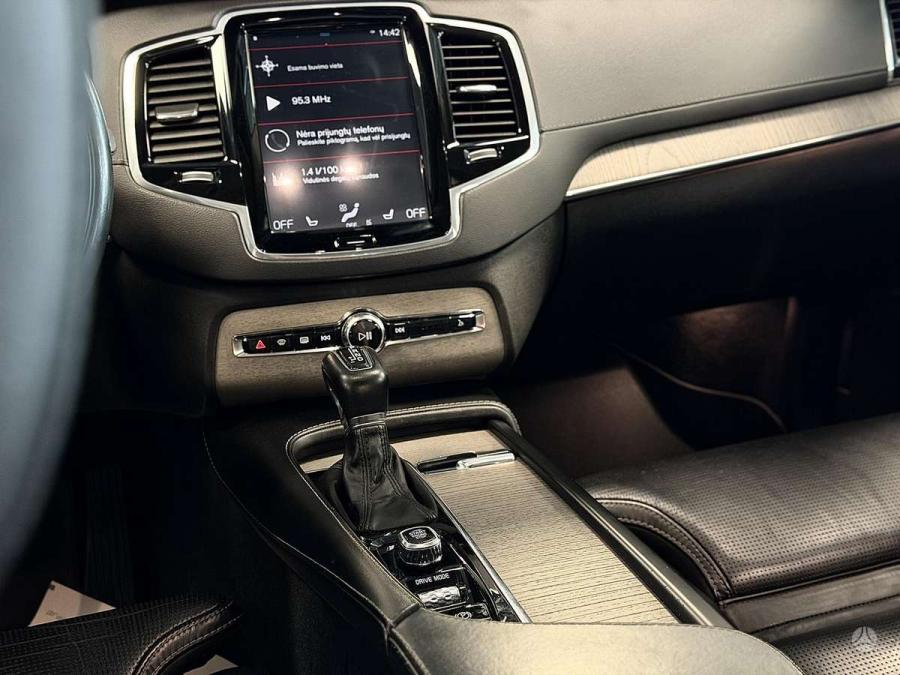 Pelēks Volvo XC90 2020 Klaipėda, ar dzinēja tilpumu 1.97 L un nobraukumu 231 tūkst. km par 28900 €, foto 12 vietnē AUTOMOTO.COM.LV