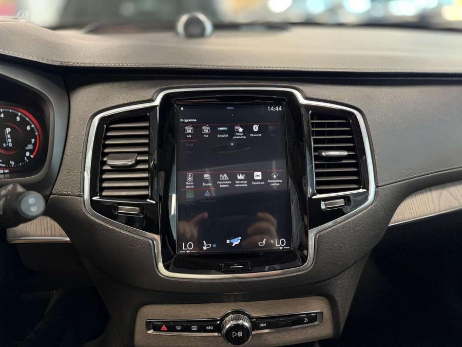 Pelēks Volvo XC90 2020 Klaipėda, ar dzinēja tilpumu 1.97 L un nobraukumu 231 tūkst. km par 28900 €, foto 14 vietnē AUTOMOTO.COM.LV