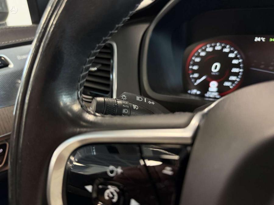 Pelēks Volvo XC90 2020 Klaipėda, ar dzinēja tilpumu 1.97 L un nobraukumu 231 tūkst. km par 28900 €, foto 15 vietnē AUTOMOTO.COM.LV
