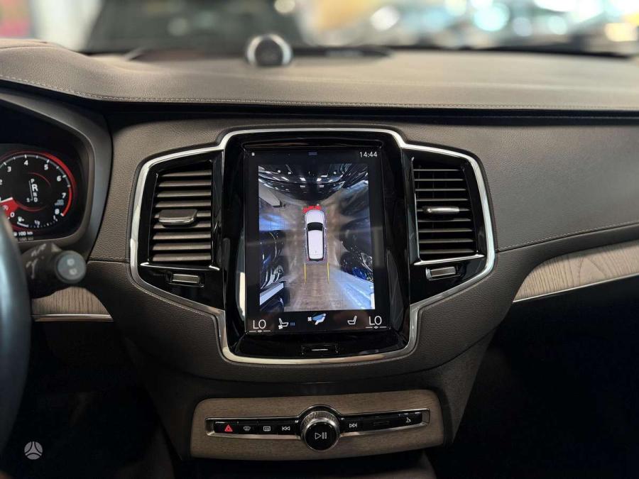 Pelēks Volvo XC90 2020 Klaipėda, ar dzinēja tilpumu 1.97 L un nobraukumu 231 tūkst. km par 28900 €, foto 16 vietnē AUTOMOTO.COM.LV