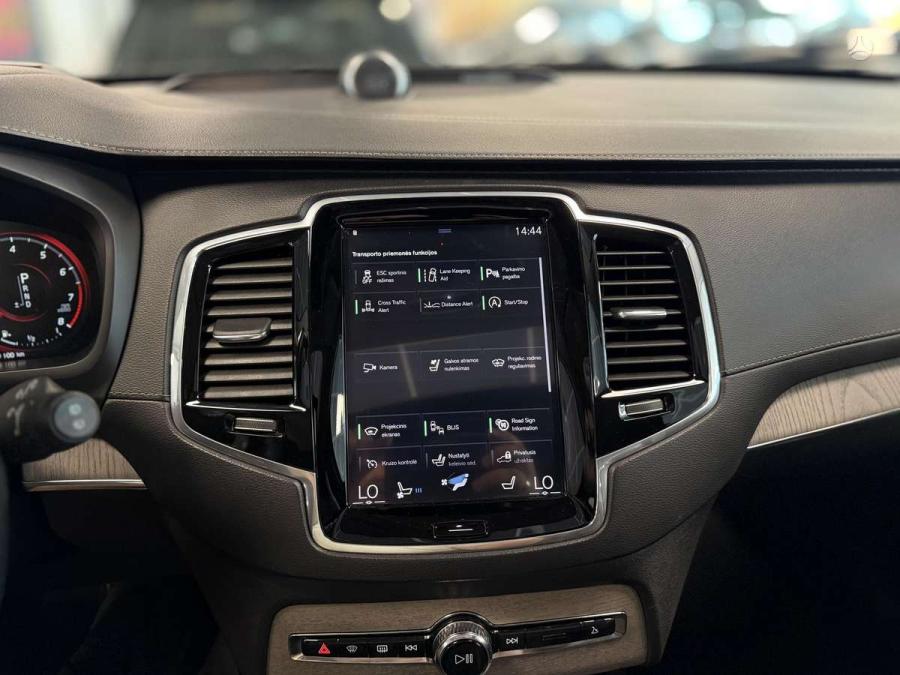 Pelēks Volvo XC90 2020 Klaipėda, ar dzinēja tilpumu 1.97 L un nobraukumu 231 tūkst. km par 28900 €, foto 20 vietnē AUTOMOTO.COM.LV