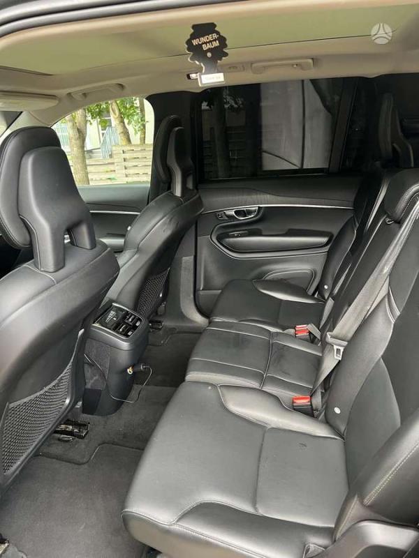 Grey Volvo XC90 2020 in Siauliai, with an engine capacity of 1.97 L and mileage of 90 thousand km for 31000 €, photo 9 on AUTOMOTO.COM.LV