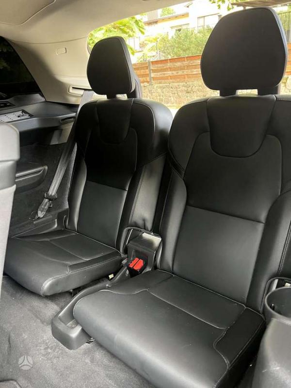Grey Volvo XC90 2020 in Siauliai, with an engine capacity of 1.97 L and mileage of 90 thousand km for 31000 €, photo 10 on AUTOMOTO.COM.LV