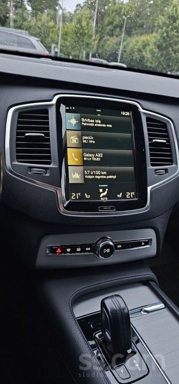 Volvo XC90 2020 Ogre vietnē Pelēks Volvo XC90 2020 Ogre, ar dzinēja tilpumu 2.00 L un nobraukumu 112 tūkst. km par 35900 €, foto 9 vietnē AUTOMOTO.COM.LV