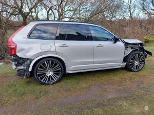 Grey Volvo XC90 2021 in Kedainiai, with an engine capacity of 2.00 L and mileage of 102 thousand km for 14950 €, photo 4 on AUTOMOTO.COM.LV