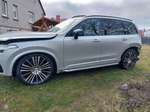 Grey Volvo XC90 2021 in Kedainiai, with an engine capacity of 2.00 L and mileage of 102 thousand km for 14950 €, photo 13 on AUTOMOTO.COM.LV