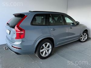 Grey Volvo XC90 2021 in Riga, with an engine capacity of 2.00 L and mileage of 131 thousand km for 36990 €, photo 3 on AUTOMOTO.COM.LV