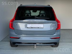 Grey Volvo XC90 2021 in Riga, with an engine capacity of 2.00 L and mileage of 131 thousand km for 36990 €, photo 4 on AUTOMOTO.COM.LV