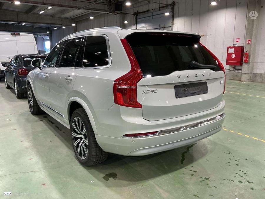 Grey Volvo XC90 2021 in Vilnius, with an engine capacity of 1.97 L and mileage of 178 thousand km for 34490 €, photo 4 on AUTOMOTO.COM.LV