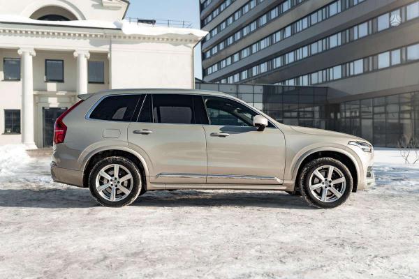 Pelēks Volvo XC90 2021 Klaipėda, ar dzinēja tilpumu 1.97 L un nobraukumu 153 tūkst. km par 40850 €, foto 5 vietnē AUTOMOTO.COM.LV