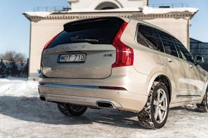 Grey Volvo XC90 2021 in Klaipeda, with an engine capacity of 1.97 L and mileage of 153 thousand km for 40850 €, photo 8 on AUTOMOTO.COM.LV