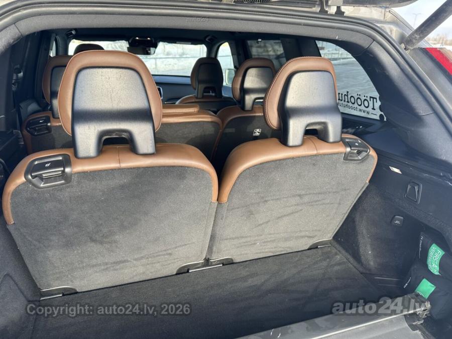 Pelēks Volvo XC90 2021 Tallina, ar dzinēja tilpumu 2.00 L un nobraukumu 130 tūkst. km par 39000 €, foto 10 vietnē AUTOMOTO.COM.LV