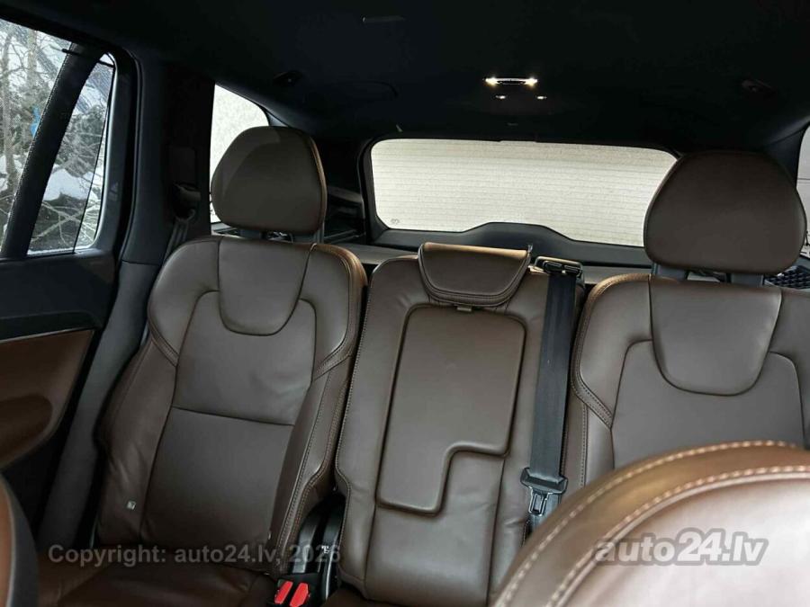 Pelēks Volvo XC90 2021 Tallina, ar dzinēja tilpumu 2.00 L un nobraukumu 130 tūkst. km par 39000 €, foto 15 vietnē AUTOMOTO.COM.LV