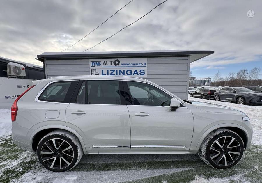 Grey Volvo XC90 2021 in Panevezys, with an engine capacity of 1.97 L and mileage of 200 thousand km for 29900 €, photo 4 on AUTOMOTO.COM.LV