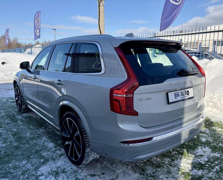 Grey Volvo XC90 2021 in Panevezys, with an engine capacity of 1.97 L and mileage of 200 thousand km for 29900 €, photo 9 on AUTOMOTO.COM.LV