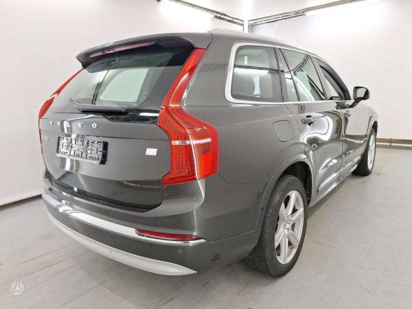 Grey Volvo XC90 2021 in Vilnius, with an engine capacity of 1.97 L and mileage of 140 thousand km for 34990 €, photo 5 on AUTOMOTO.COM.LV